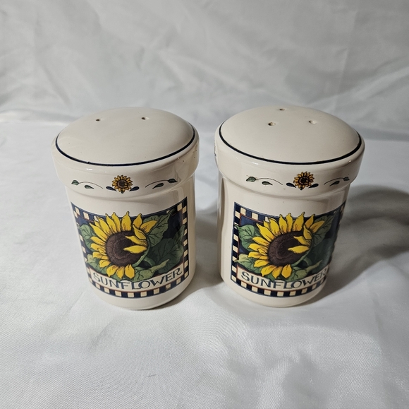 Susan Winget | Kitchen | Vintage Susan Winget Sunflower Salt And Pepper ...